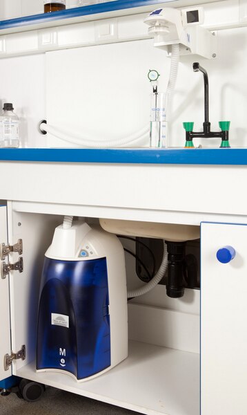 Direct-Q® 3 UV Remote Water Purification System | ZRQSVR3WW